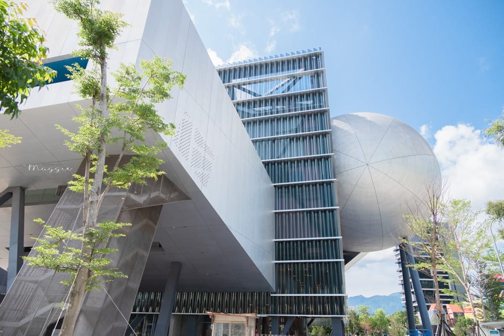 【士林咖啡廳】VERSE baR 走進紐約街頭的書報攤｜臺北表演藝術中心裡的咖啡廳 - 莓姬貝利・食事旅行（ 2025 最後更新）